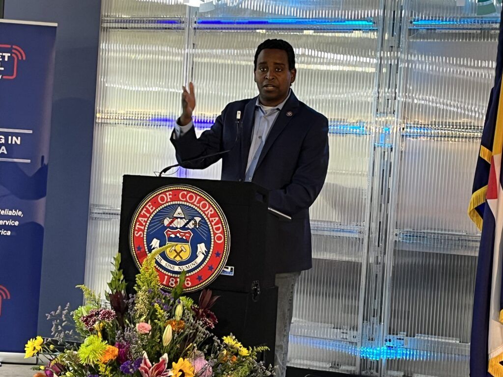 Elected reps tout broadband bill that will provide $826M to Colorado ...